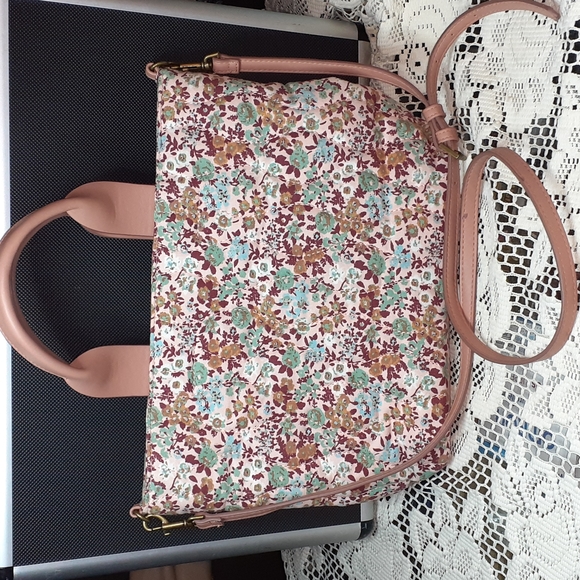 Universal Thread | Bags | Universal Threads Cloth Handbag Floral Print ...